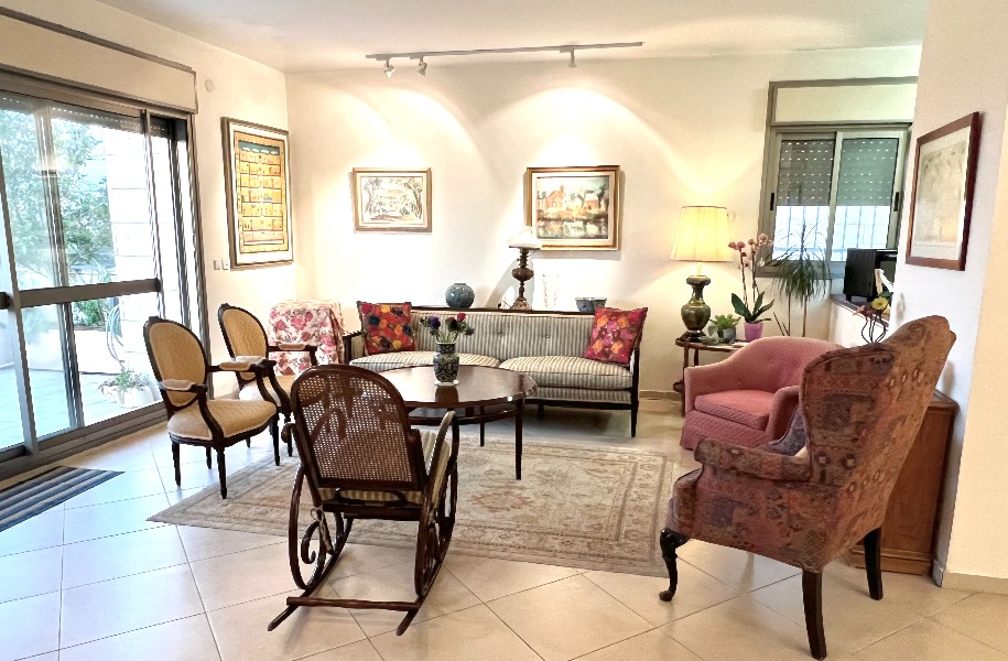French Hill - 5 Room Terraced Home - ( Hill Top ) Open Floor Plan ...