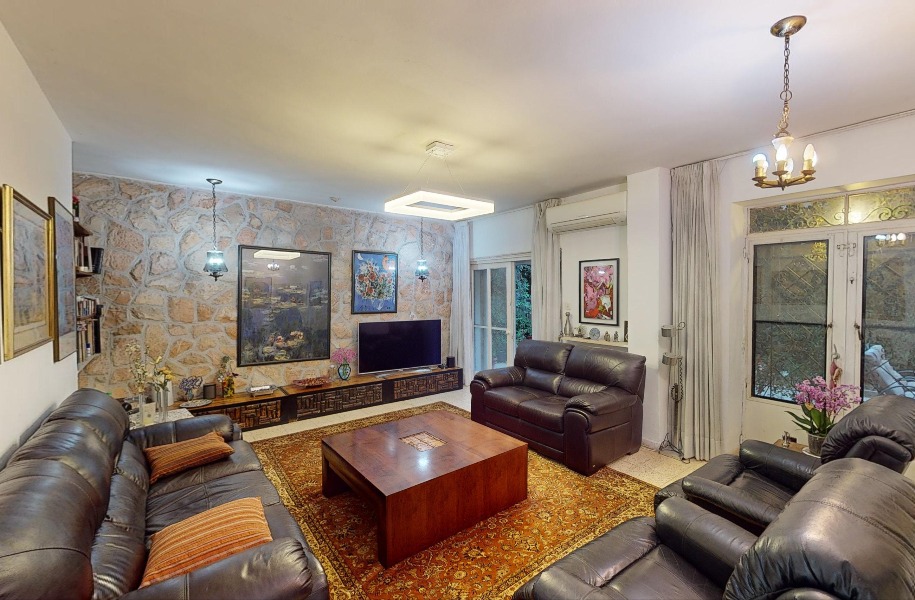 Garden Apartment 5 Luxurious Rooms In The Green Beit Hakerem ...